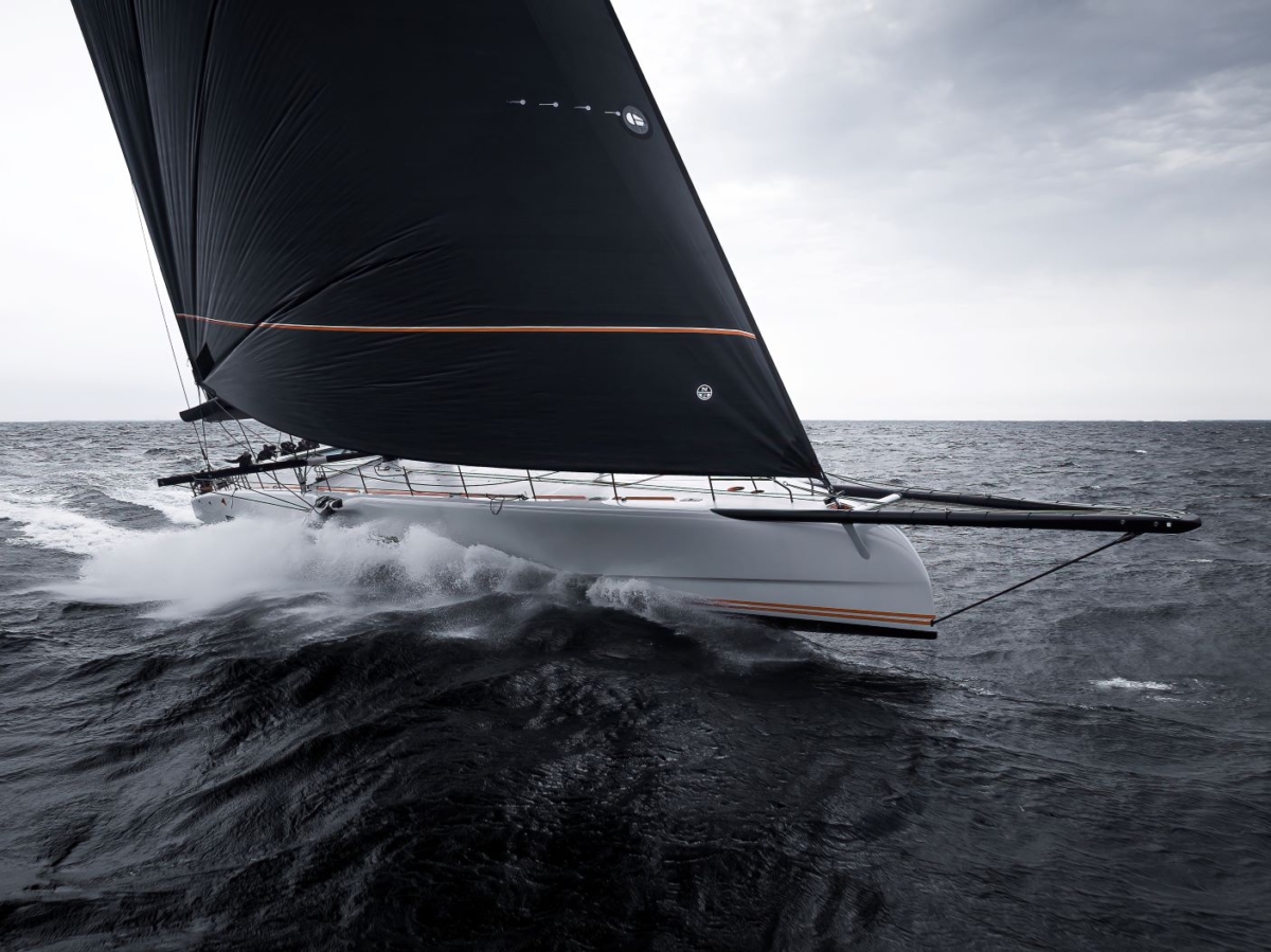 BP335 – RAVEN 111′ - Botin Partners